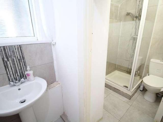 South Norwood Hill, London, SE25