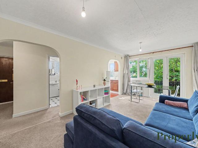 South Norwood Hill, Mcrae House South Norwood Hill SE25, 2 bed flat to rent, £1,700 pcm | PrimeLocation