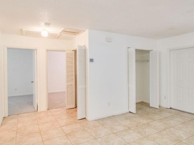 South Orange 2 Bedroom Apartment for Rent at 3333 S Orange Ave, Orlando, FL 32806