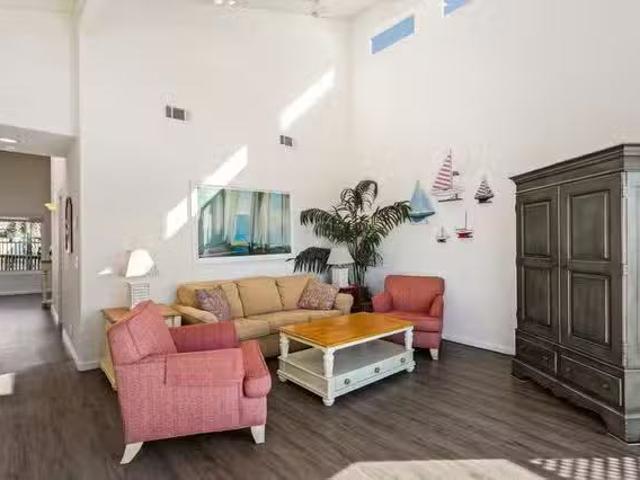 South Pacific Street