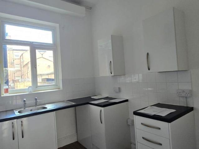 South Parade, Abergele, Pensarn LL22, 1 bed flat to rent, £595 pcm | PrimeLocation
