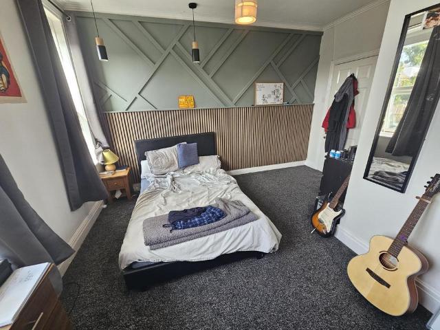 South Parade, Leeds 6 bed house to rent £3,458 pcm £798 pw