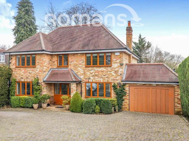 South Park Crescent, Gerrards Cross, SL9 5 bed detached house to rent £5,950 pcm £1,373 pw