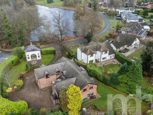 South Park Drive, Poynton, 5 Bedroom Detached