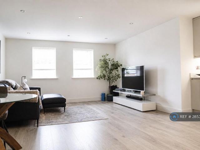 South Park Hill Road, South Croydon, CR2 2 bed flat to rent £1,800 pcm £415 pw