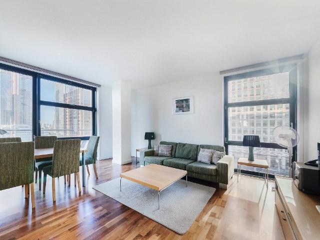 South Quay | London | Price: 800 | Bedrooms: 2