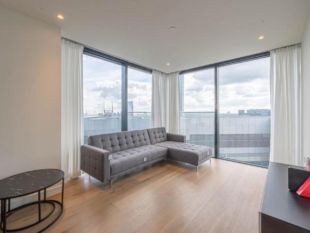 South Quay Plaza, Canary Wharf. 2 bed flat to rent £3,684 pcm £850 pw