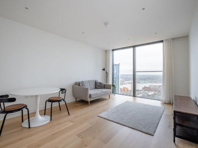 South Quay Square, London E14, 1 bed flat to rent, £3,500 pcm | PrimeLocation