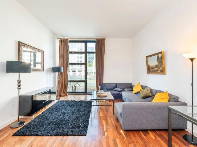 South Quay Square, South Quay E14, 2 bed flat to rent, £3,400 pcm | PrimeLocation