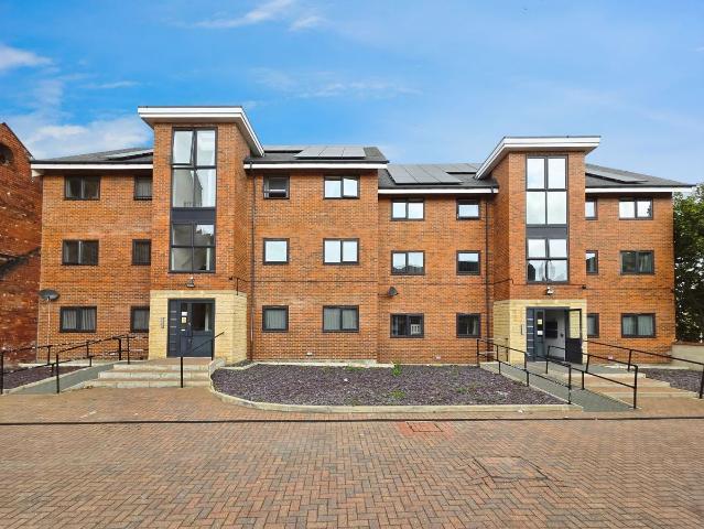 South Queens Street, Morley LS27, 2 bed flat to rent, £995 pcm | PrimeLocation