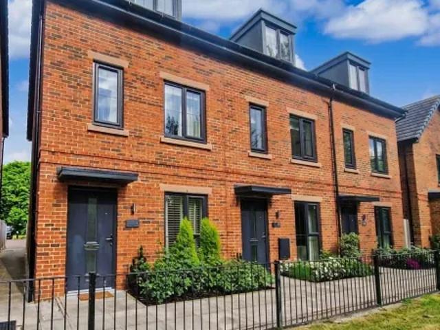 South Radford Street, Salford, M7 3QZ, United Kingdom | 3 bed townhouse for rent #168055460 | Rentberry