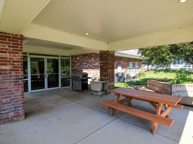South Ridge Apartments 1 Bedroom Apartment for Rent at 2315 Greenwald St, Bellevue, NE 68123