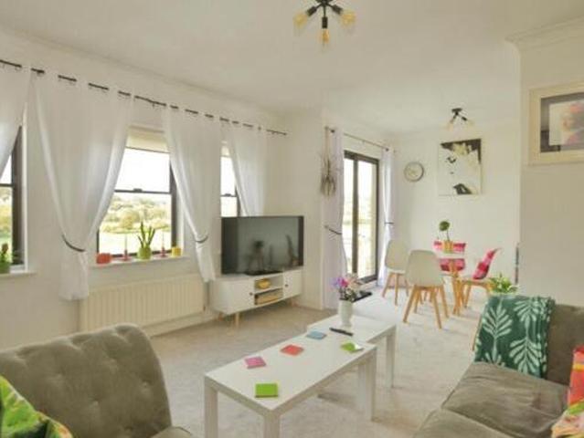 South Road, Moyle Court, Hythe, 2 Bedroom Flat