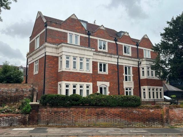 South Road, Baldock, SG7 2 bed apartment to rent £1,350 pcm £312 pw