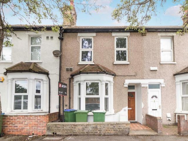 South Road Erith DA8 4 bed terraced house to rent £1,950 pcm £450 pw