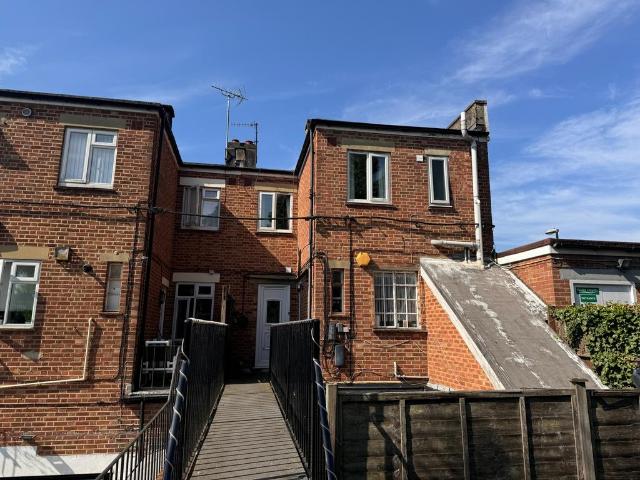 South Road, Haywards Heath, RH16 3 bed flat to rent £1,450 pcm £335 pw