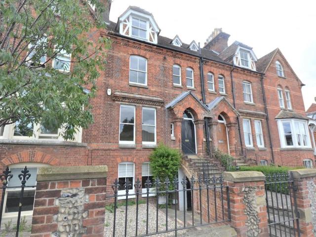 South Road, Saffron Walden 4 bed terraced house to rent £3,000 pcm £692 pw
