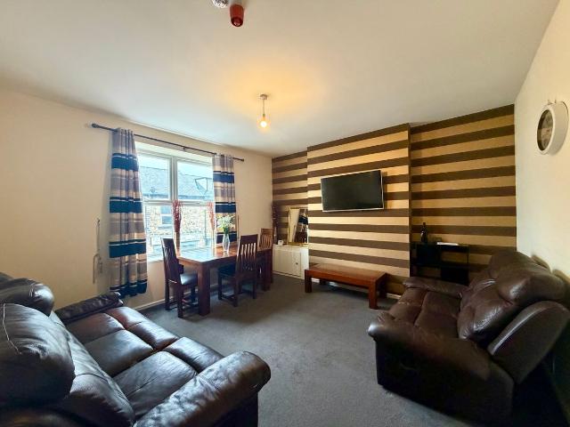 South Road, Sheffield S6, 3 bed flat to rent, £1,000 pcm | PrimeLocation