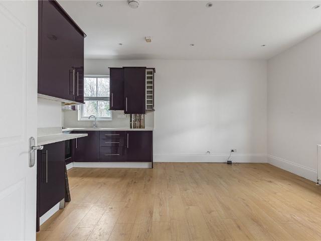South Road, Twickenham TW2, 1 bed flat to rent, £1,750 pcm | PrimeLocation