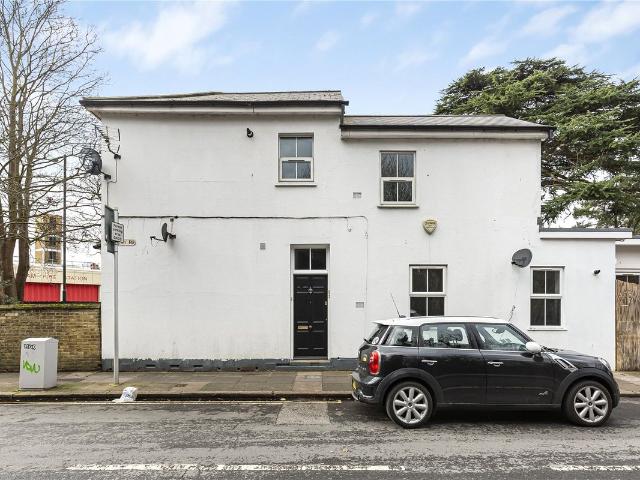South Road, Twickenham TW2, 2 bed flat to rent, £1,900 pcm | PrimeLocation