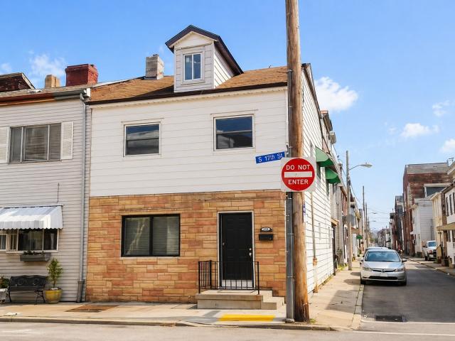 South Side Duplex Apartment For Rent * Pet Friendly * Walk to E. Carson St. * Available Now * Renovated