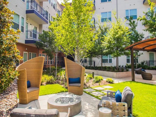 South Side Flats 1 Bedroom Apartment for Rent at 1210 Botham Jean Blvd, Dallas, TX 75215 Cedars