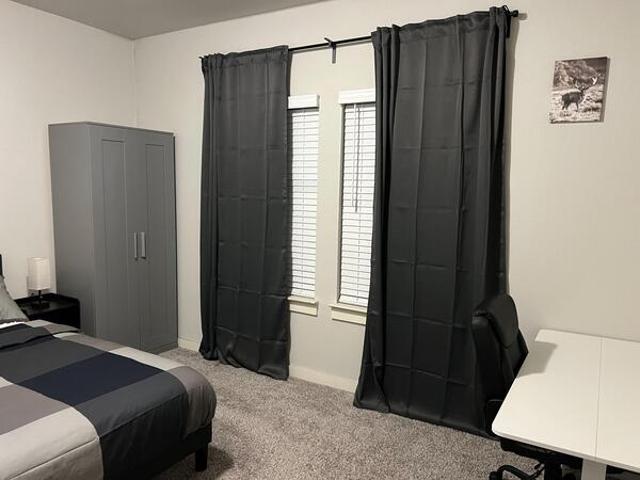South Side Home. 10 min to Texas A&M University San Antonio