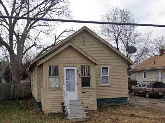 South side home looking for new family to welcome 1105 Pettib.