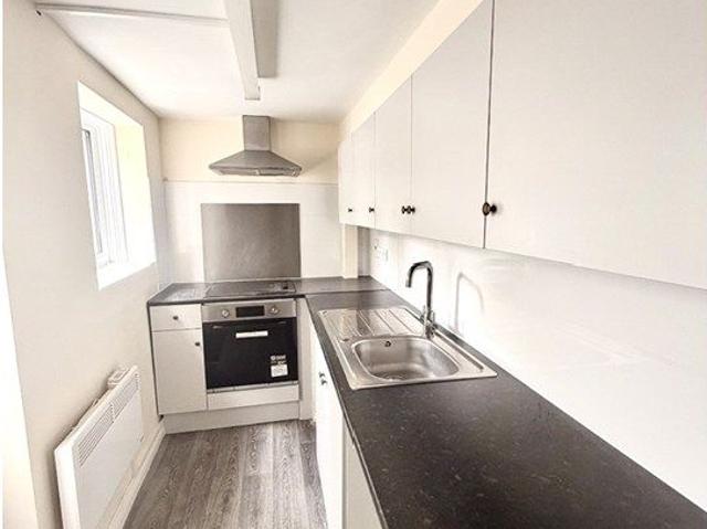 South St, Yeovil BA20, 2 bed flat to rent, £850 pcm | PrimeLocation