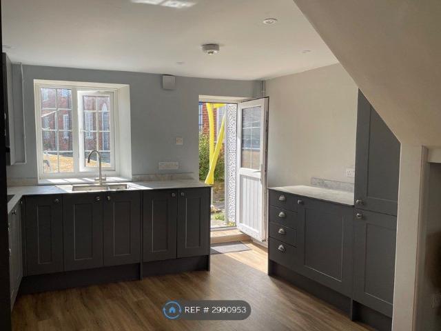 South St, Bridport DT6, 2 bed terraced house to rent, £850 pcm | PrimeLocation