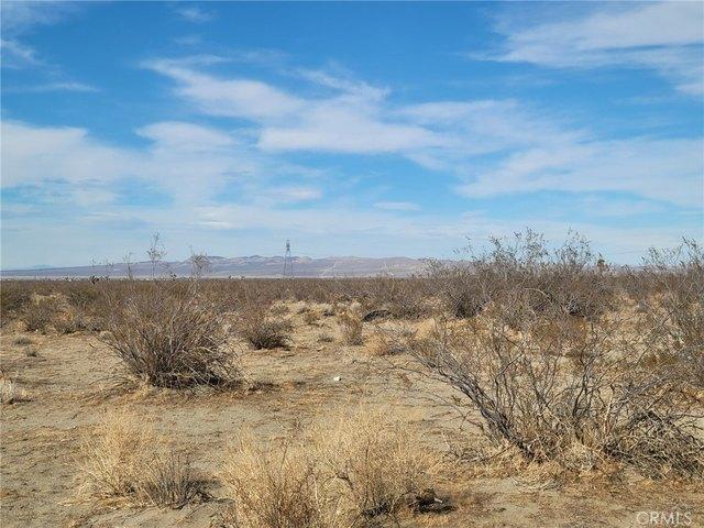 South St, Phelan, CA 92371