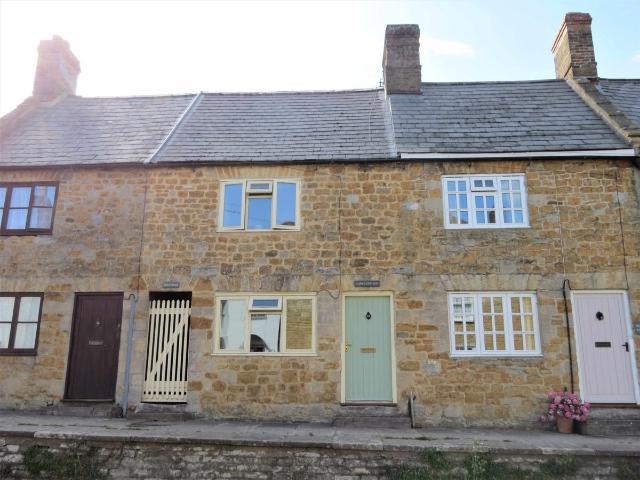 South Street, Castle Cary, Somerset BA7, 2 bed cottage to rent, £850 pcm | PrimeLocation