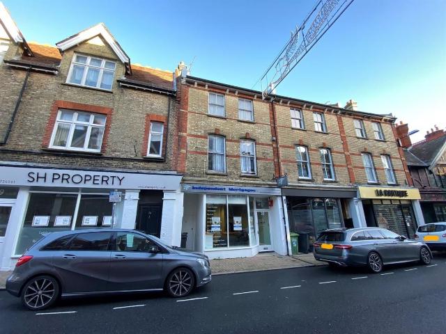 South Street, Eastbourne BN21, 2 bed flat to rent, £1,100 pcm | PrimeLocation