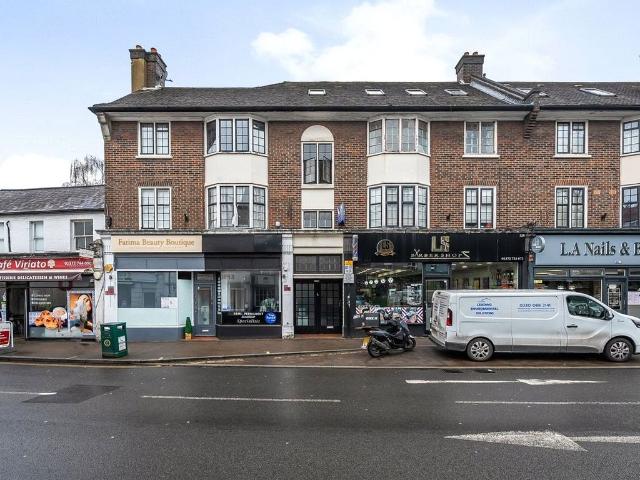 South Street, Epsom, Surrey KT18, 2 bed flat to rent, £1,850 pcm | PrimeLocation