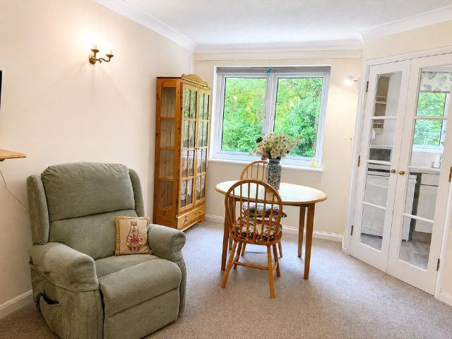 South Street, Epsom, Surrey, KT18 7PS