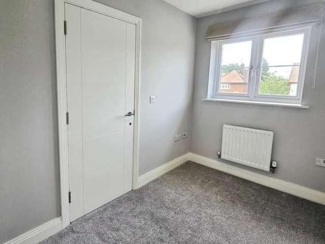 South Street, Farnborough, GU14