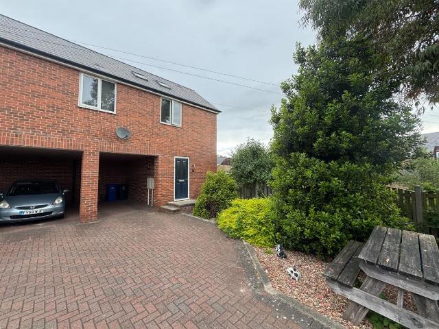 South Street North, New Whittington, Chesterfield S43, 2 bed end terrace house to rent, £700 pcm | PrimeLocation