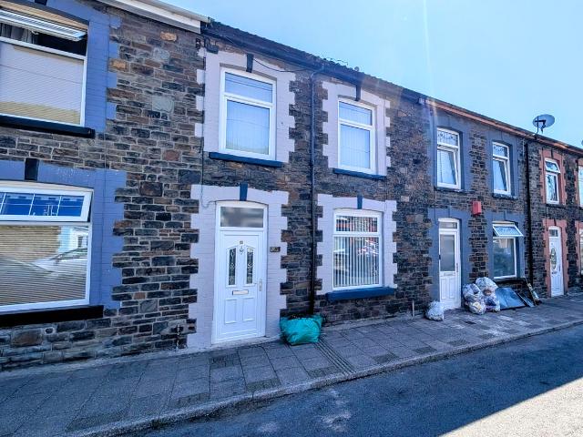 South Street, Porth CF39, 3 bed terraced house to rent, £850 pcm | PrimeLocation