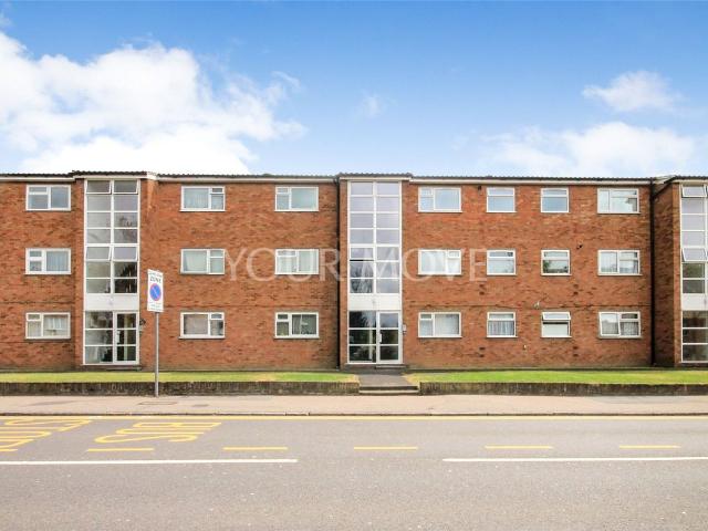 South Street, Romford RM1, 2 bed flat to rent, £1,600 pcm | PrimeLocation