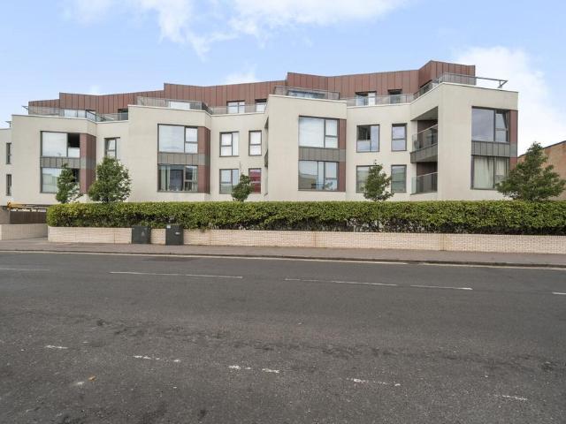 South Street, West Sussex BN15 2 bed flat to rent £1,895 pcm £437 pw