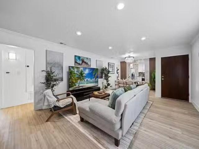 South Sunshine Avenue