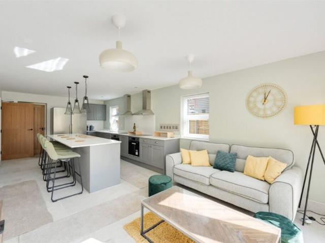 Southmead Road, Filton