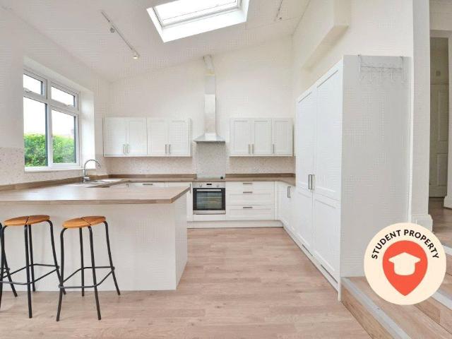 Southmead Road, Southmead, Bristol. 4 bed terraced house to rent £2,450 pcm £565 pw