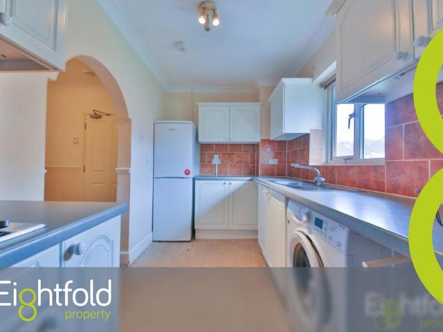 Southmount, Brighton 3 bed flat to rent £2,100 pcm £485 pw