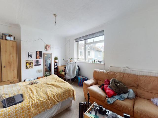 Southover Street, Brighton, BN2 4 bed semi detached house to rent £2,300 pcm £531 pw