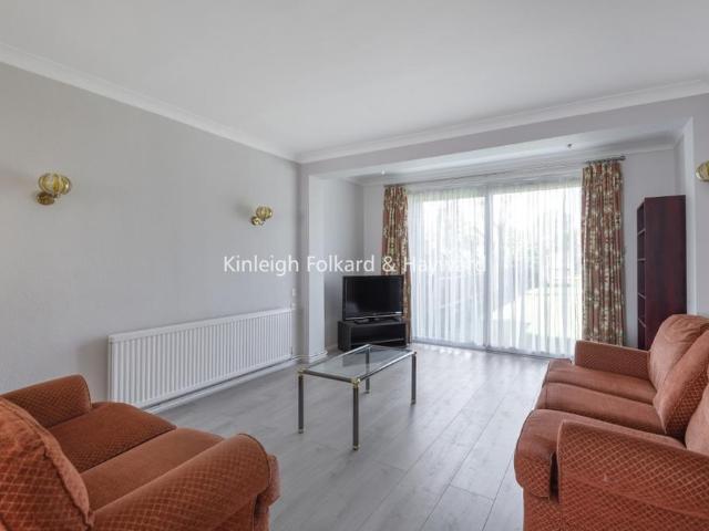 Southover, Woodside Park, London, N12 4 bed house to rent £3,500 pcm £808 pw