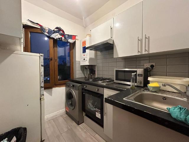 Southall UB1 1 bed maisonette to rent £1,575 pcm £363 pw