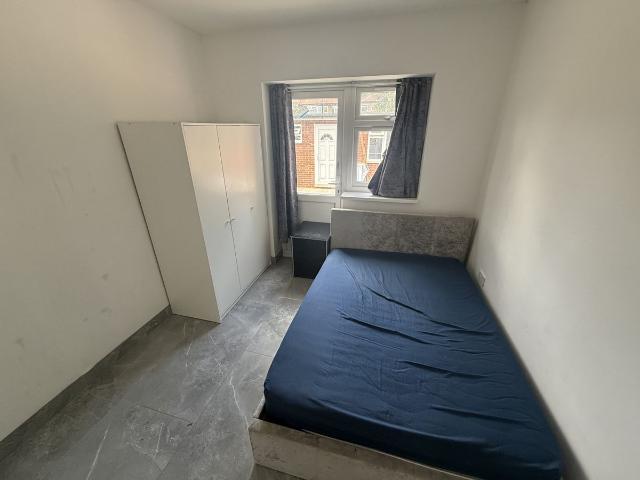 Southall UB1, 1 bed property to rent, £950 pcm | PrimeLocation