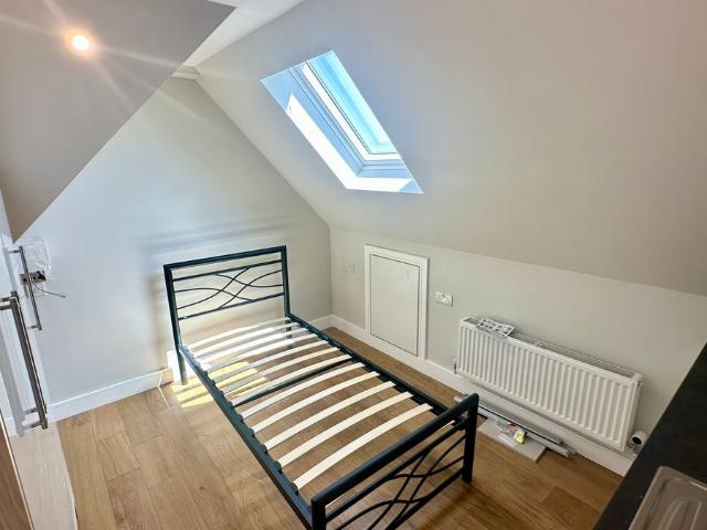 Southall UB1, 6 bed shared accommodation to rent, £5,000 pcm | PrimeLocation