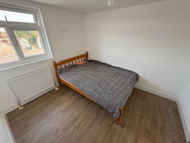 Southall UB2, 1 bed flat to rent, £1,200 pcm | PrimeLocation